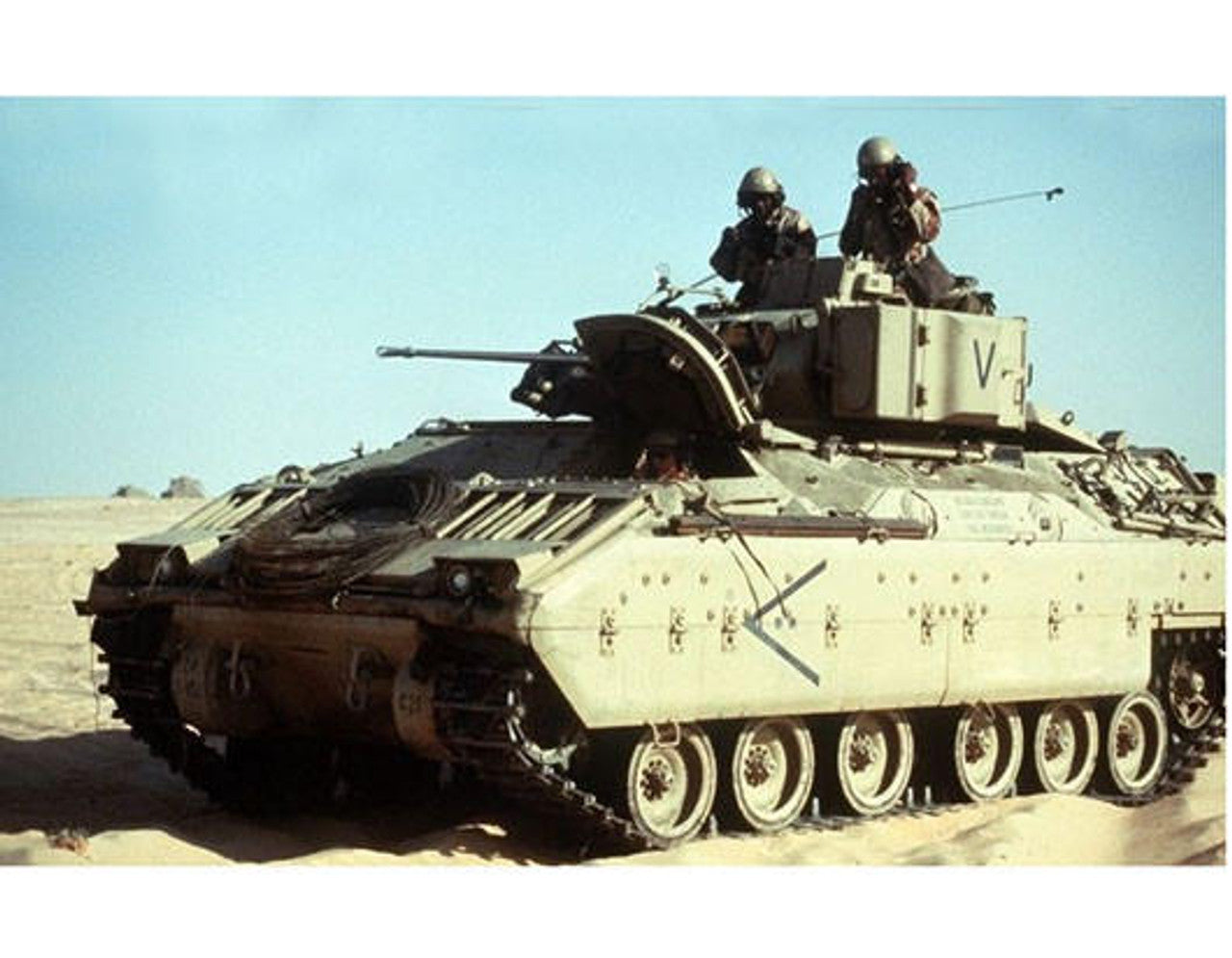 Trumpeter 1/72 Trumpeter M2 Bradley Infantry Fighting Vehicle – Fusion ...