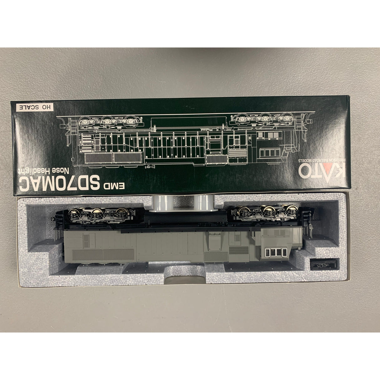 Kato HO Scale Undecorated EMD SD70MAC Locomotive – Fusion Scale Hobbies